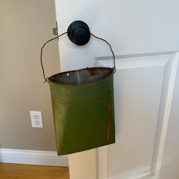 Accents | Painted Rustic Flower Hanger 12 Inches Tall 9 Inches Wide 45 ...